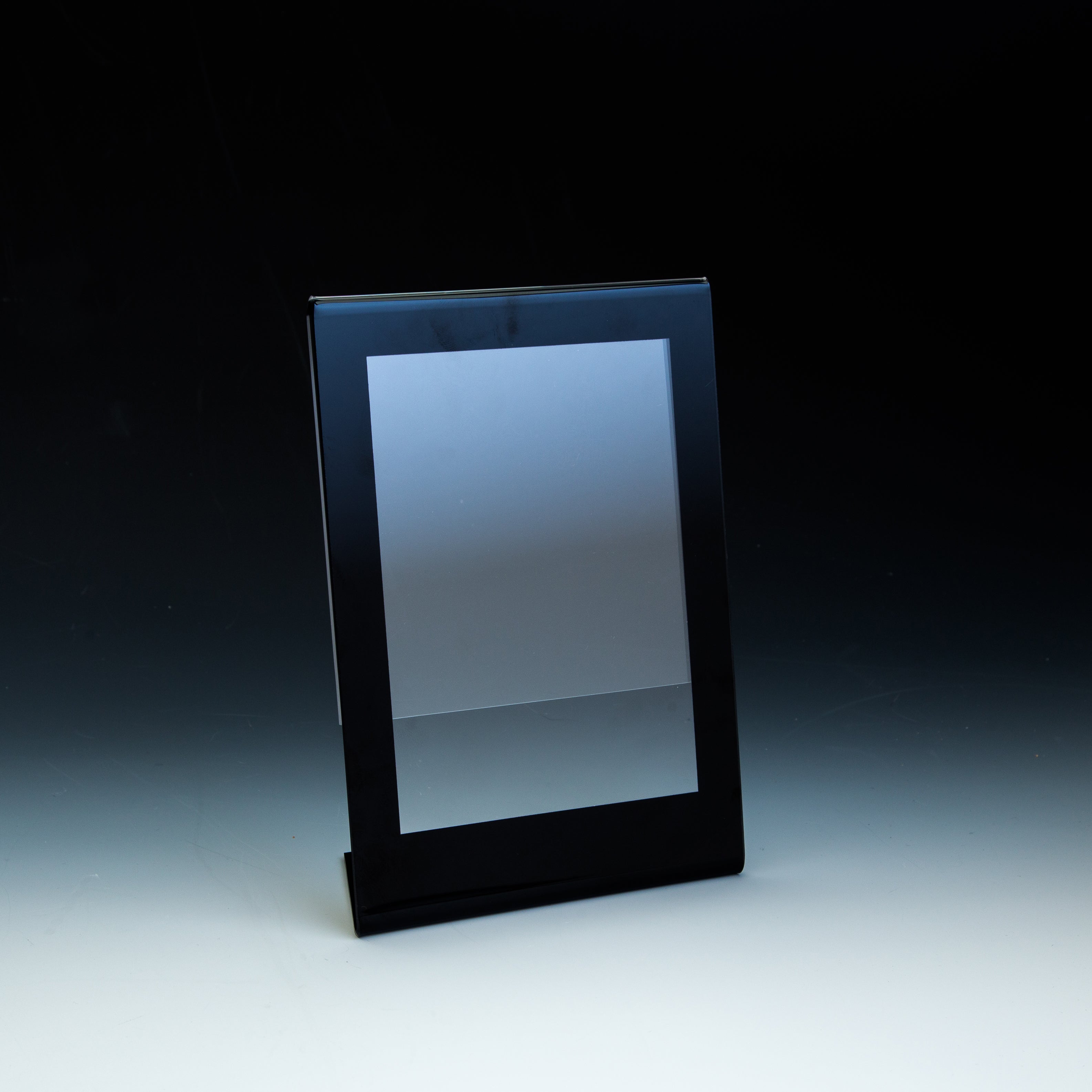 Black Border Sign Holders – Beemak-idl